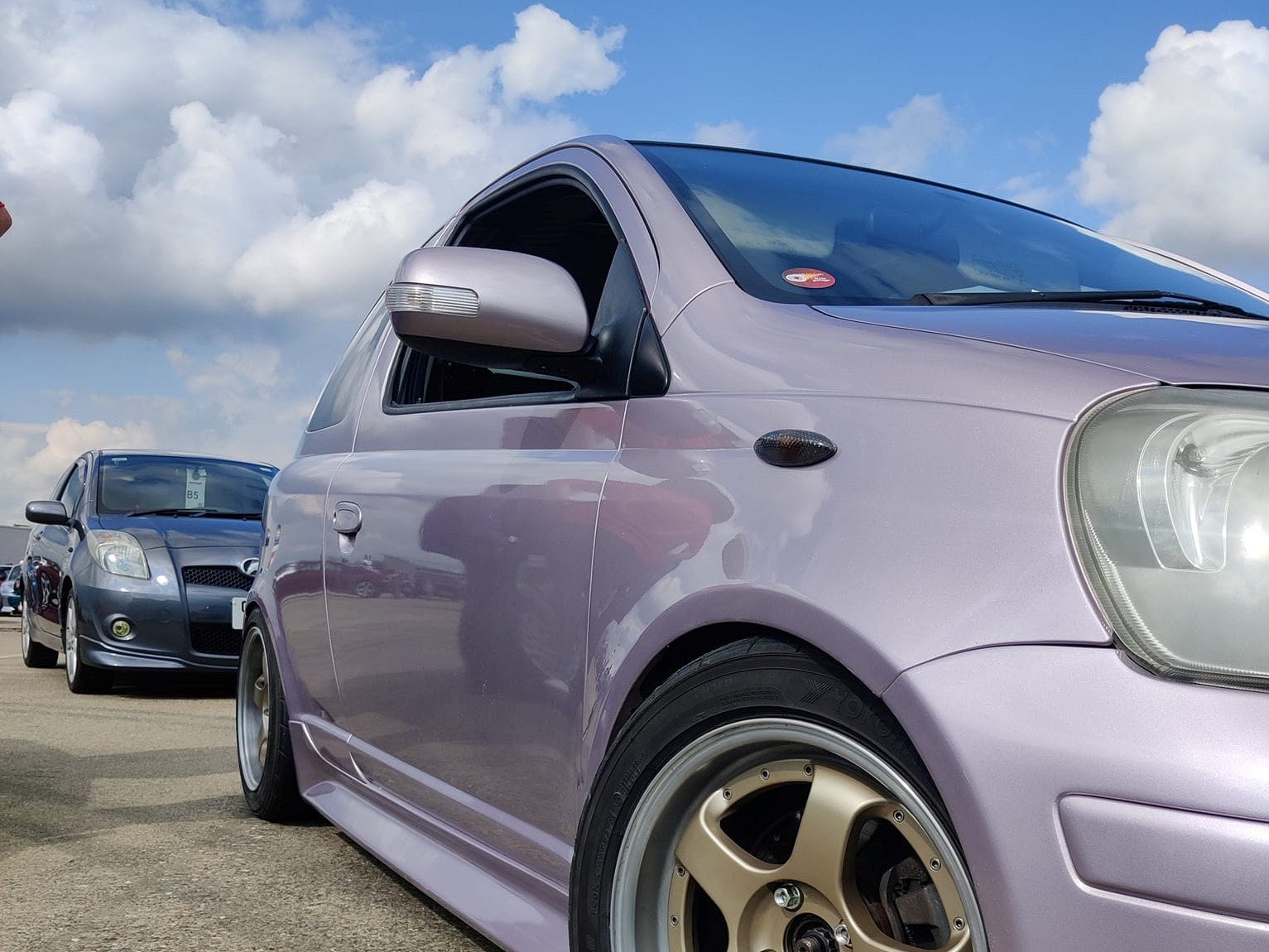 Vitz Indicating & Electric Folding Mirrors with Switch | Style Garage UK